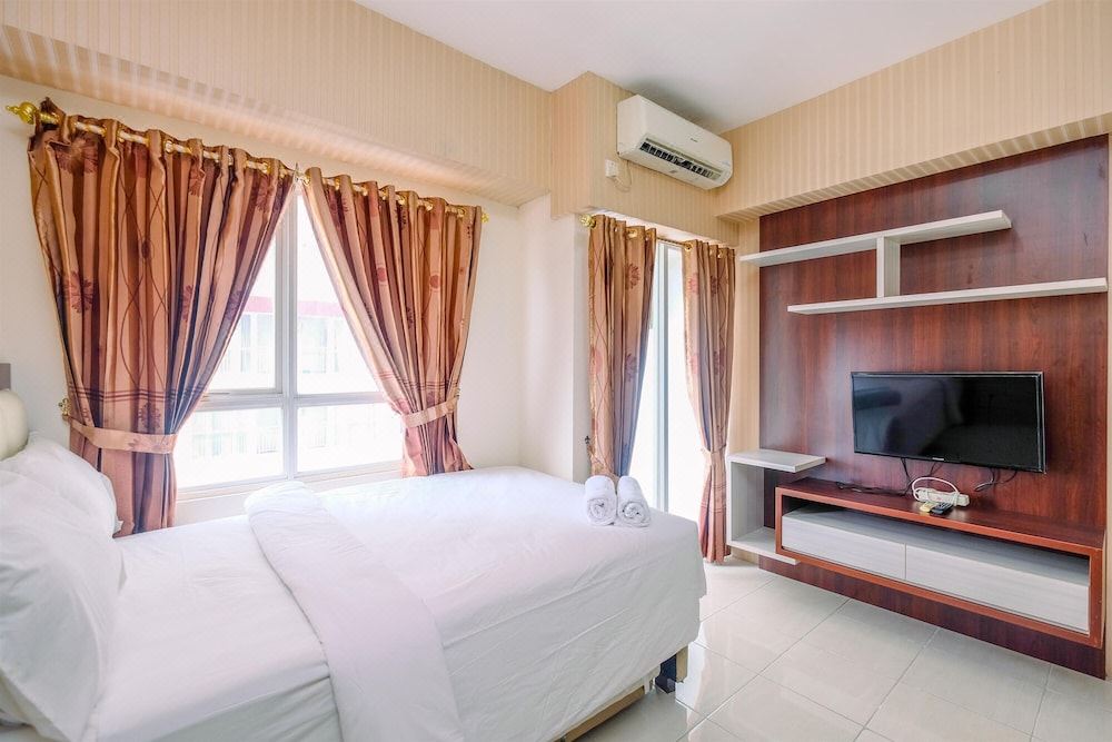 Warm And Nice Studio Apartment At Taman Melati Margonda - Depok