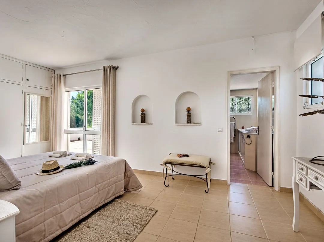 4 Beds, Golf Views, Optional Pool Heating - Quarteira
