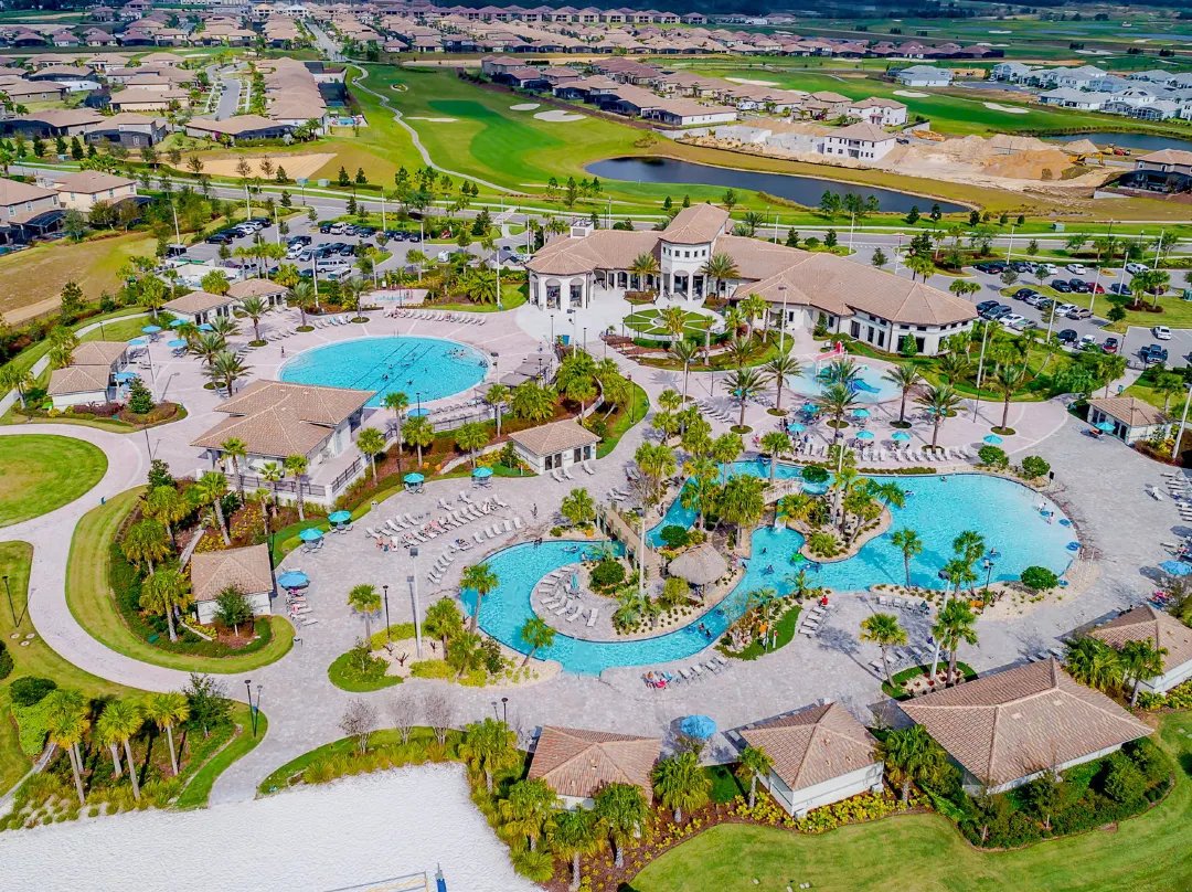 Stunning Retreat - Spa, Tennis, Gym, Pool, Games, Wifi - Haines City, FL