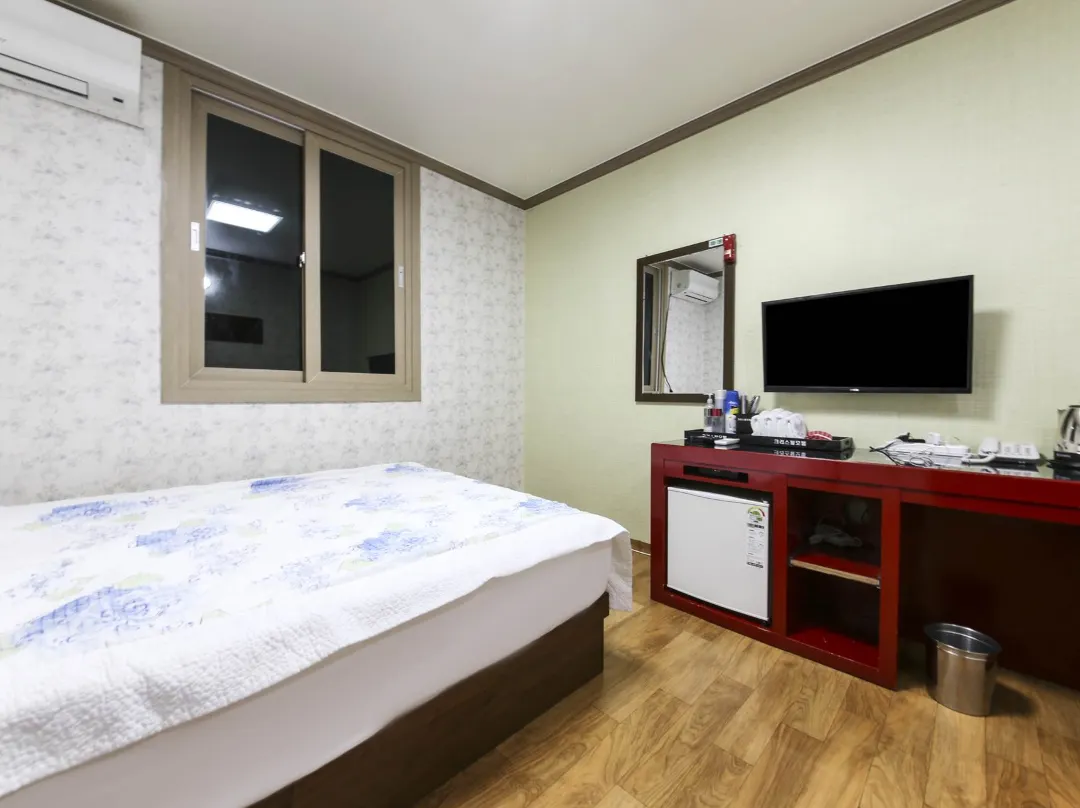 Yeongju Crystal - Andong