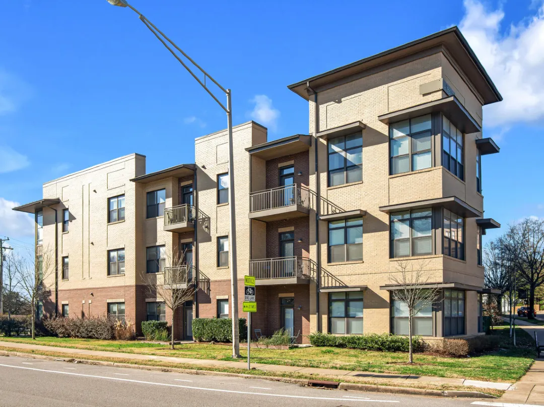 Stylish 2 Bedroom, 3 Bed Near Restaurants & Vandy! - Nashville, TN