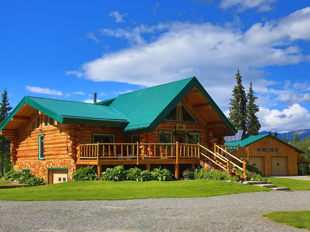 Log Cabin Wilderness Lodge - Wrangell-St. Elias National Park