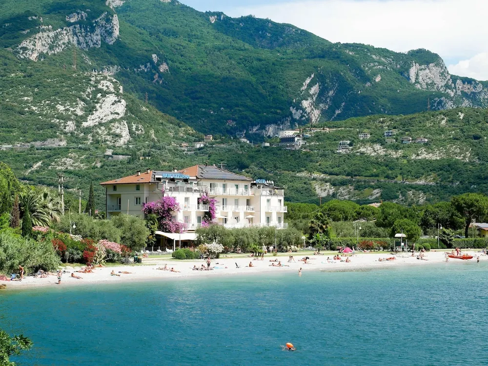 Hotel Baia Azzurra - Nago-Torbole