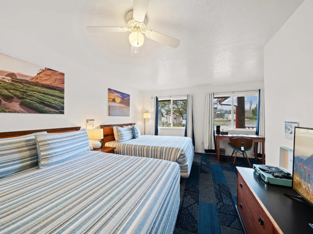 Surf & Sand Inn - Pacific City, OR
