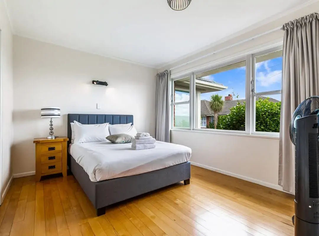 Serene 2br Home In Meadowbank W Balcony & Parking - Auckland