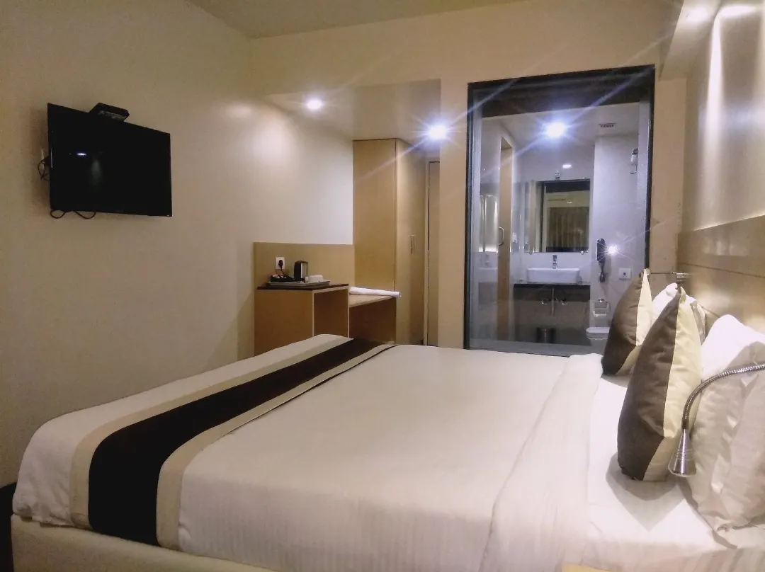 Hotel The Blossom - Vapi