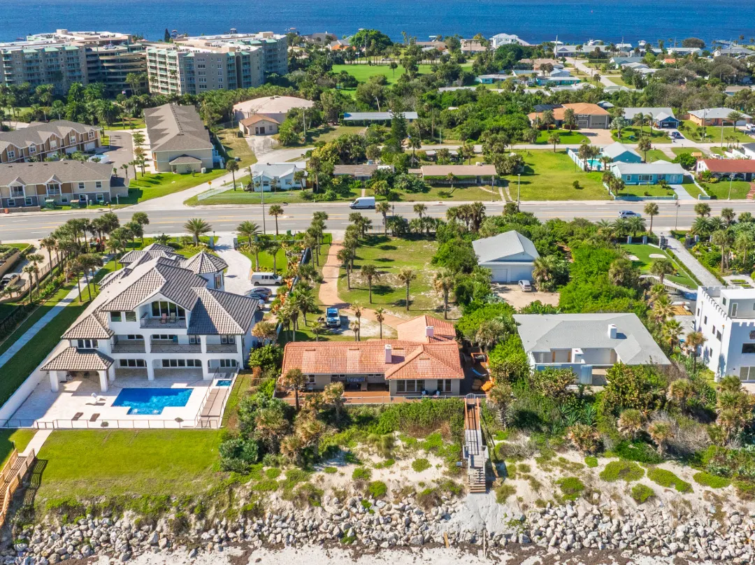 Direct Beachfront Access And Spacious Decks - Amazing Family Escape - Daytona Beach, FL