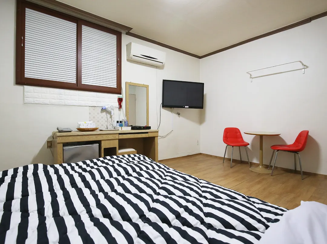 Cheongju Vienna Motel - Daejeon