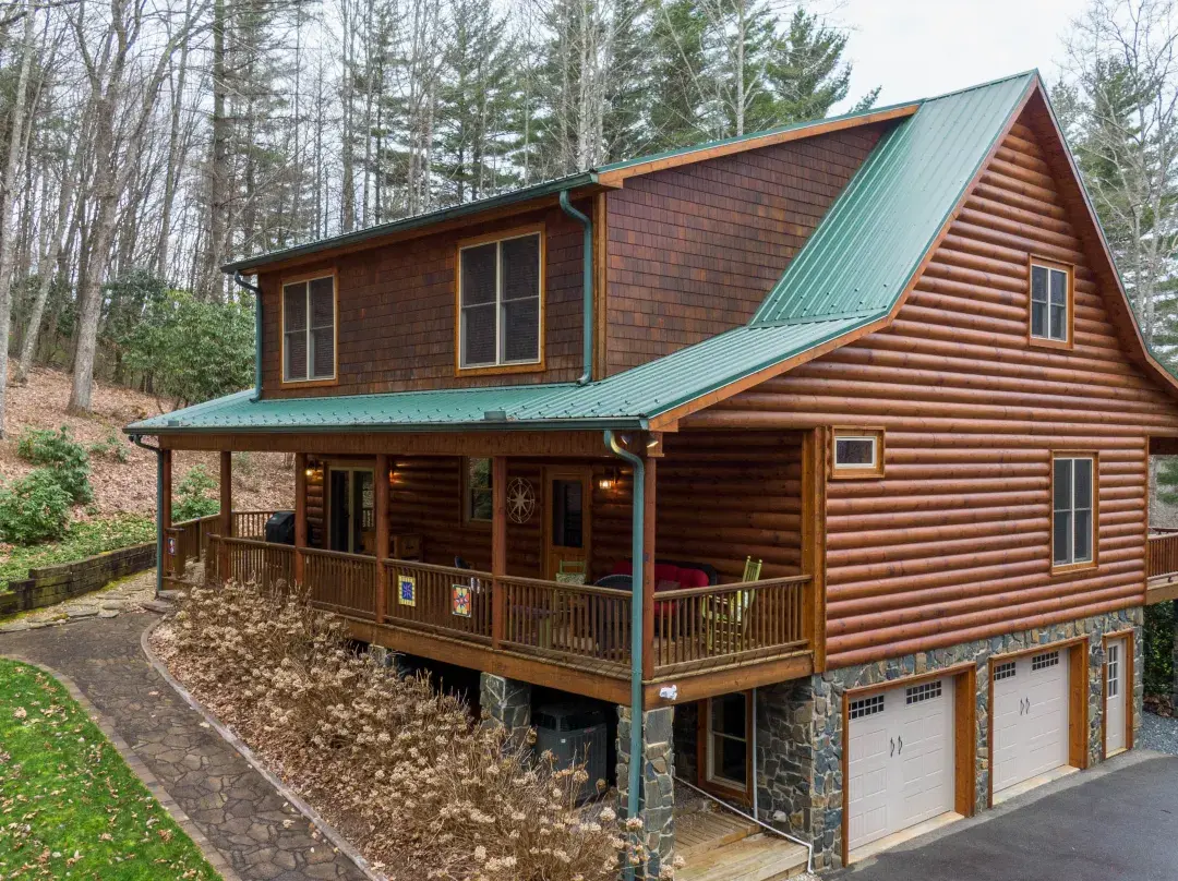 Spacious Home With Fire Pit And Wrap-around Porch - Charming Retreat - West Jefferson, NC