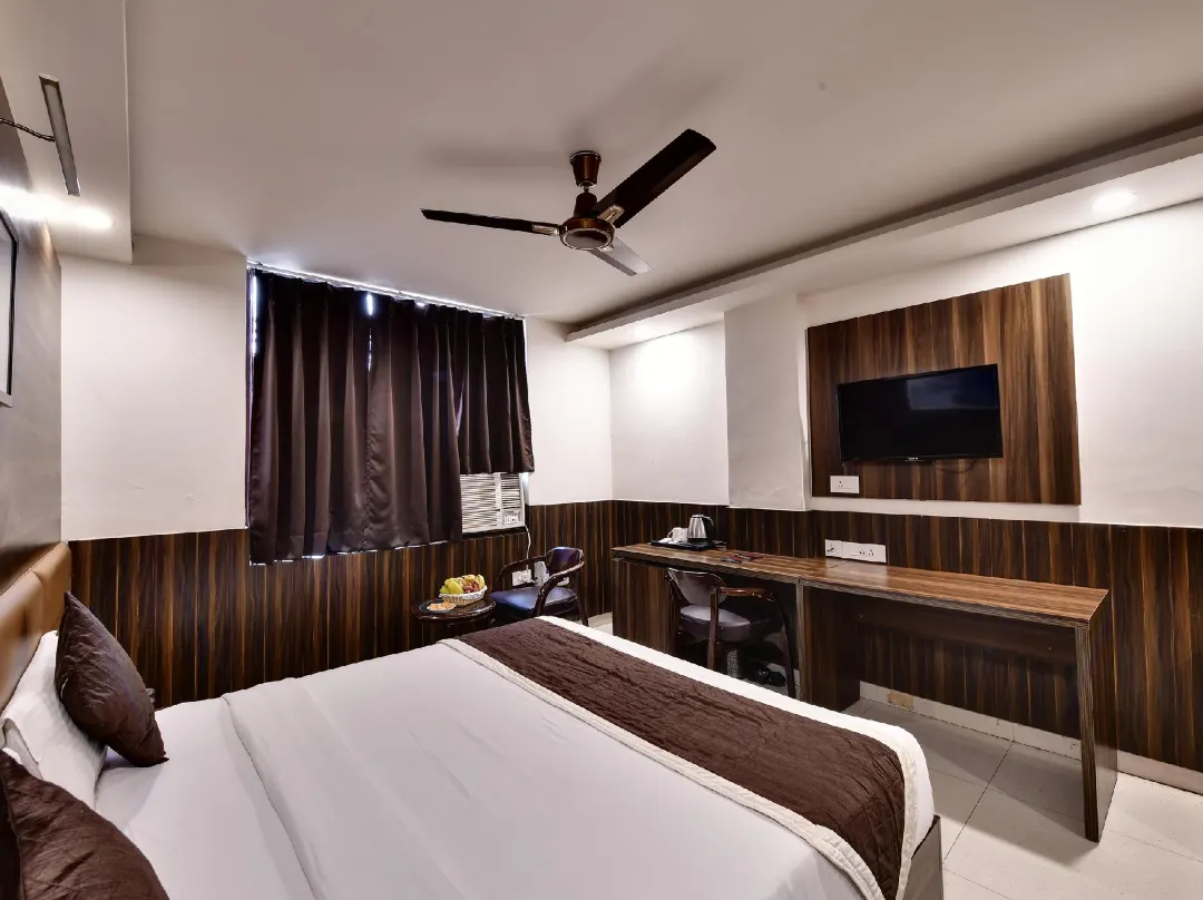 Rnb Select Walk-inn Lucknow - Madhya Pradesh