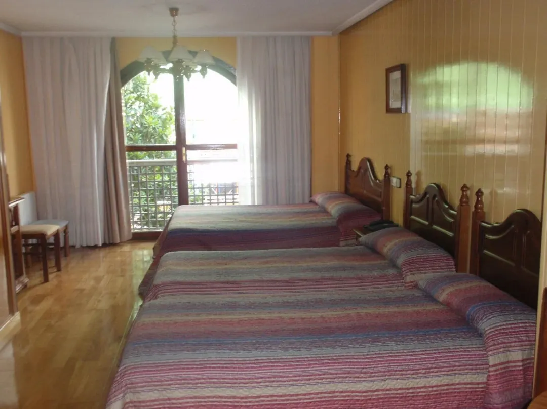 Hotel Favila Oviedo - Oviedo