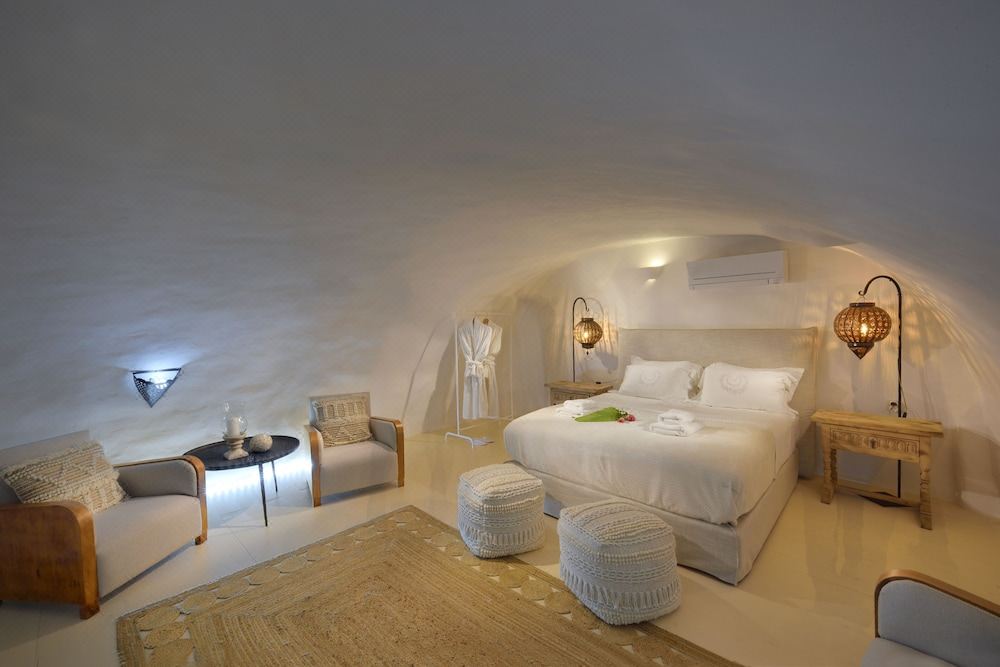 The A Collection, Oia By K&k - Oia