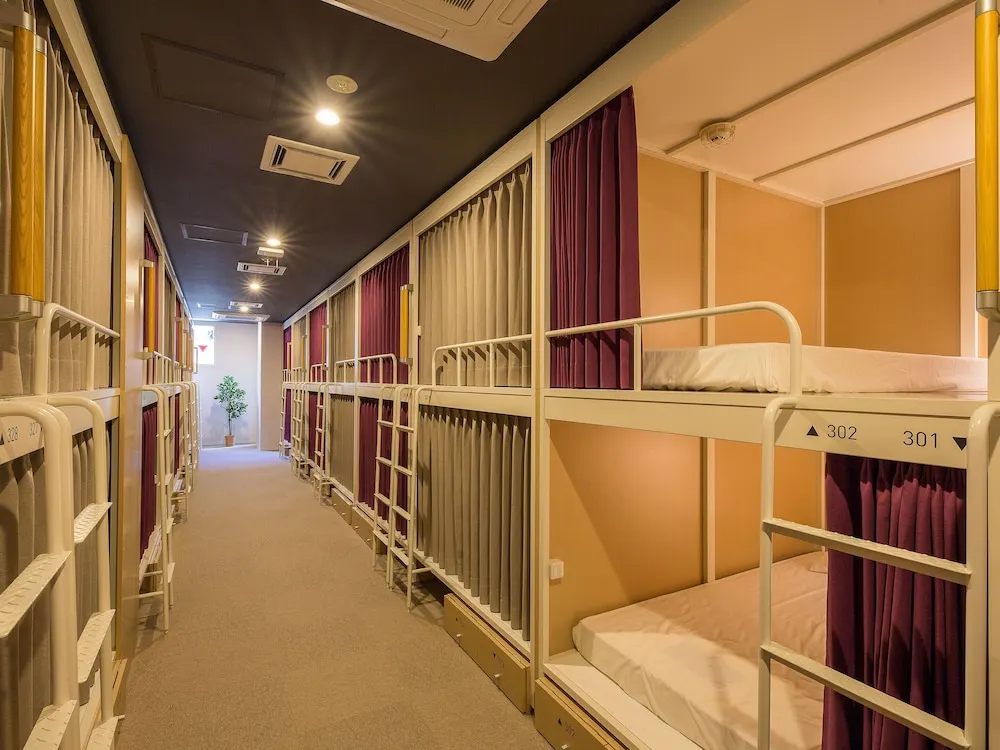 Hotel Plus Hostel Sapporo - Sapporo