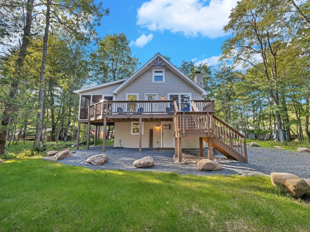 Firepit, Deck And Gourmet Kitchen Amenities - Tranquil Escape - Pocono Pines, PA