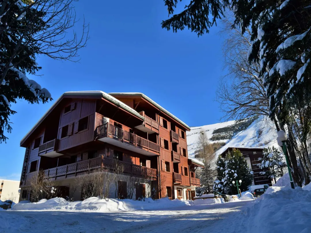 Spacious Alpine Stay For 8 Guests - Les Deux Alpes, France
