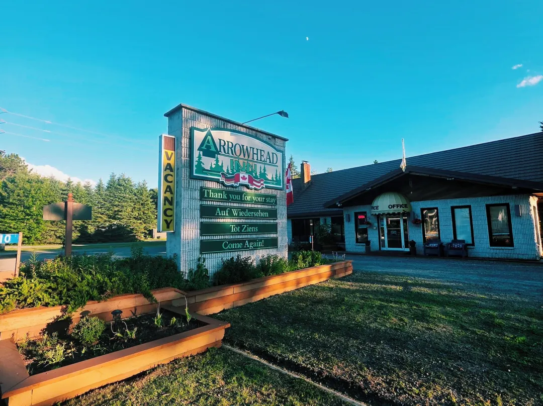 Arrowhead Inn By Baaman's - Algonquin Provincial Park