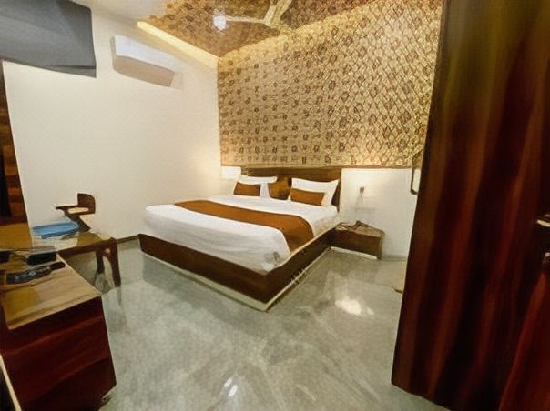 Hotel The Lamp - Zirakpur