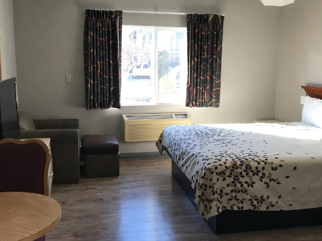Grove Motel - Seal Beach, CA