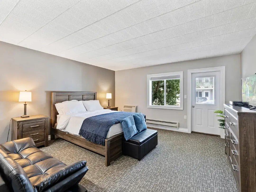 Private Porch And Full Kitchen Amenities - Inviting Spacious Oasis - Nyack, NY