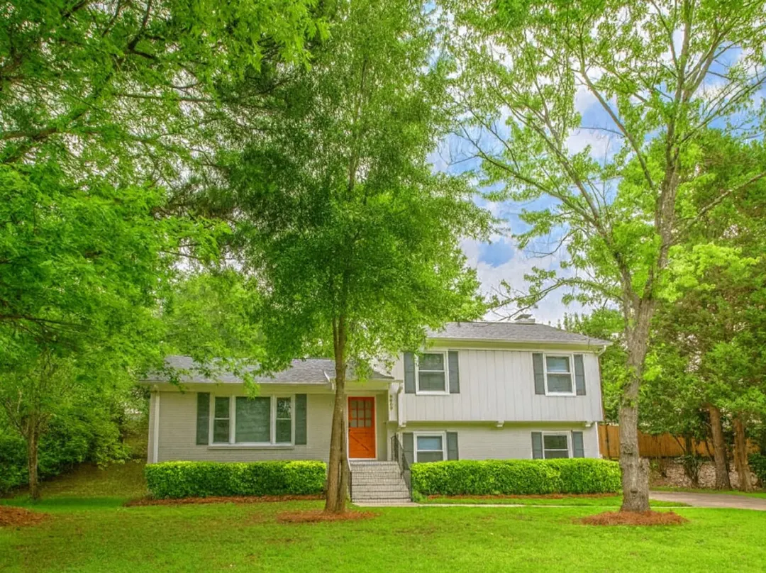 Cozy Escape With Outdoor Patio And Shuffleboard - Charming Retreat - Charlotte, NC