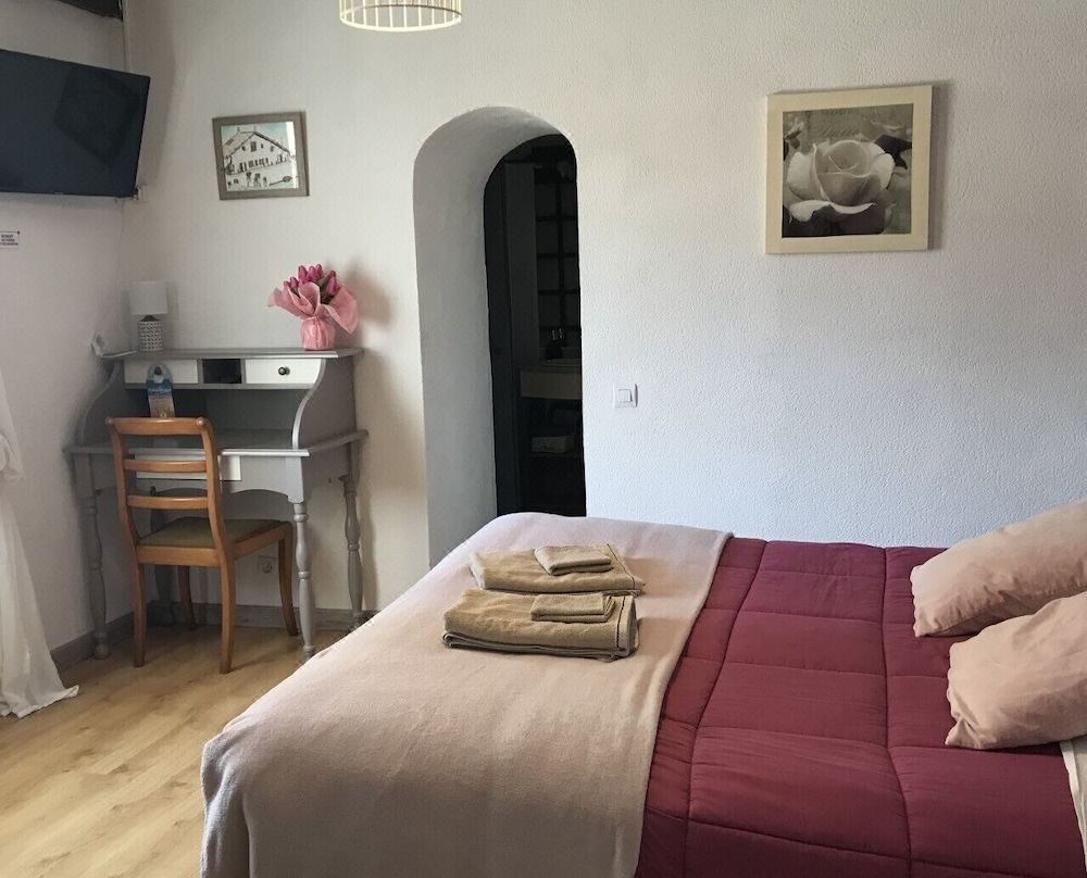 La Forge De Clermont: Gîte Chalet Chambres Et Tables D'hôtes Avec Piscine Proche Espagne Les Landes - Landes