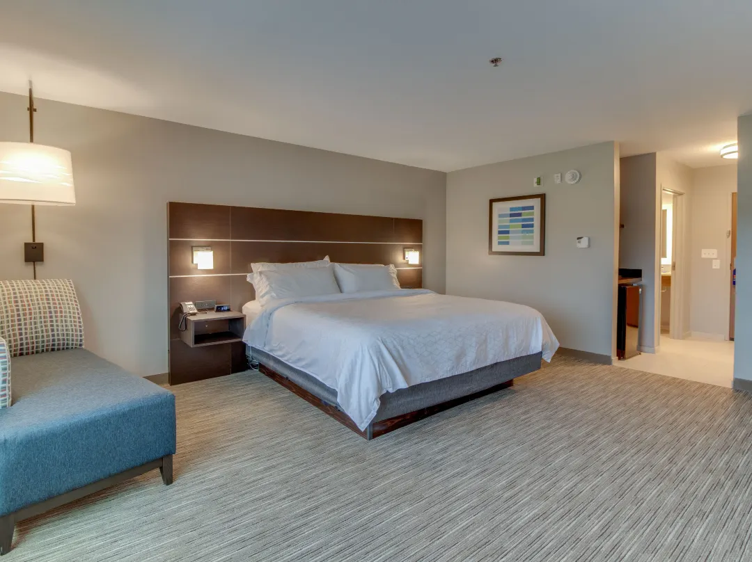 Holiday Inn Express & Suites Union City - Union City, TN