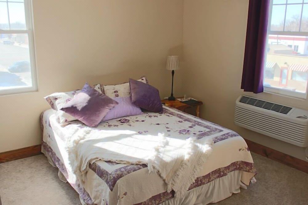 Twisters Bed And Breakfast - Guernsey, WY