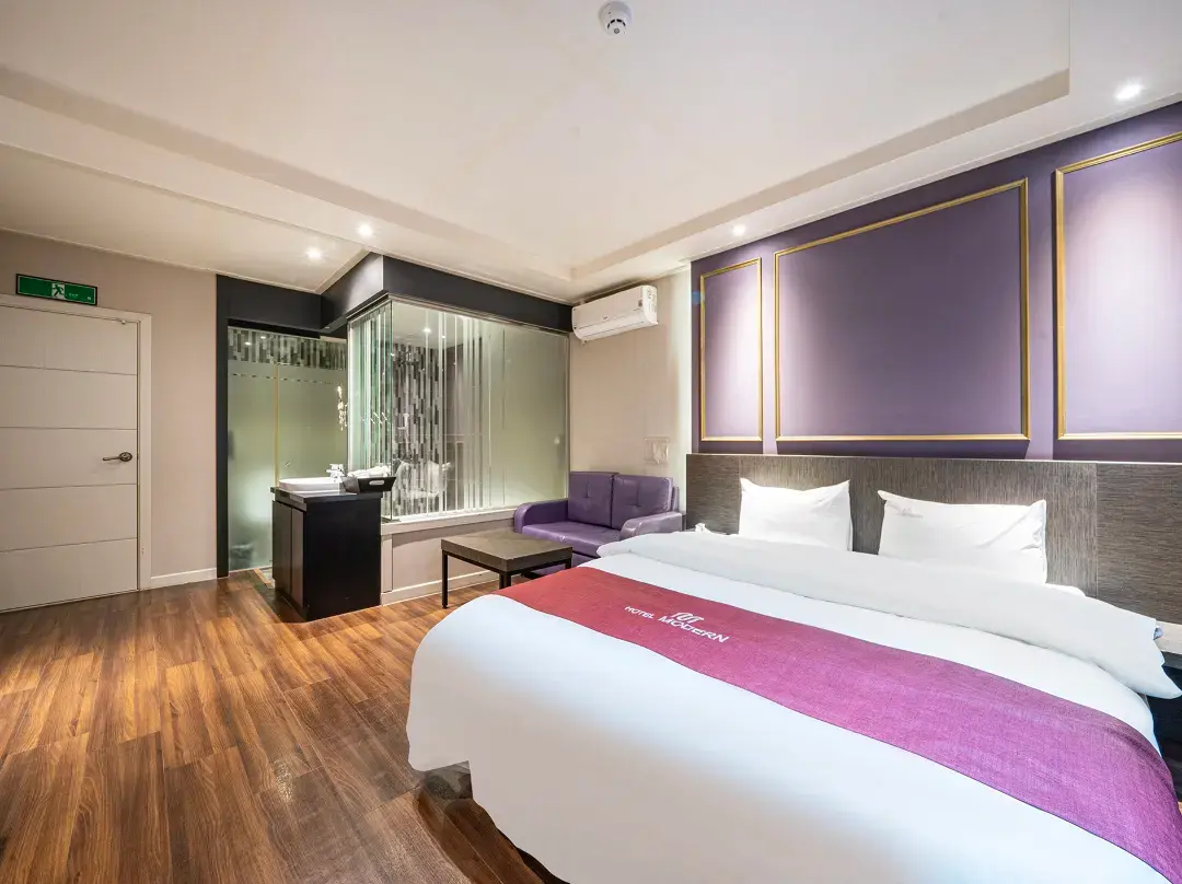 Seosan Modern Hotel - 태안군