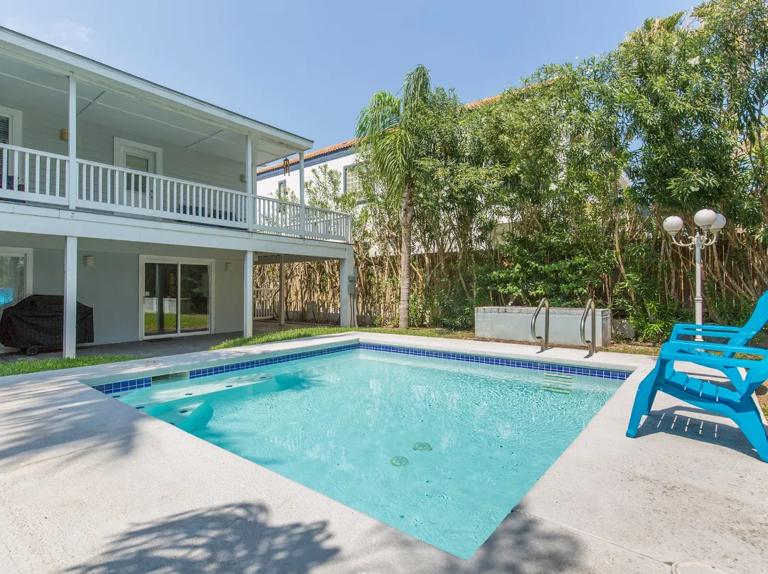 Private Pool And Spacious Living Area - Stunning Coastal Retreat - South Padre Island, TX