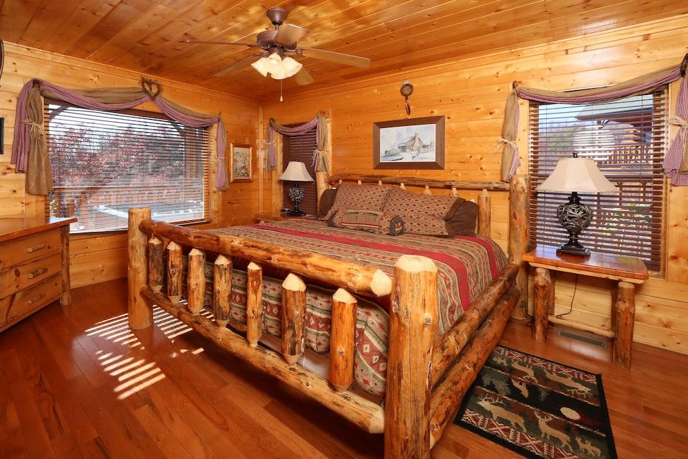 Howling Wolf - One Bedroom Cabin - Sevierville, TN
