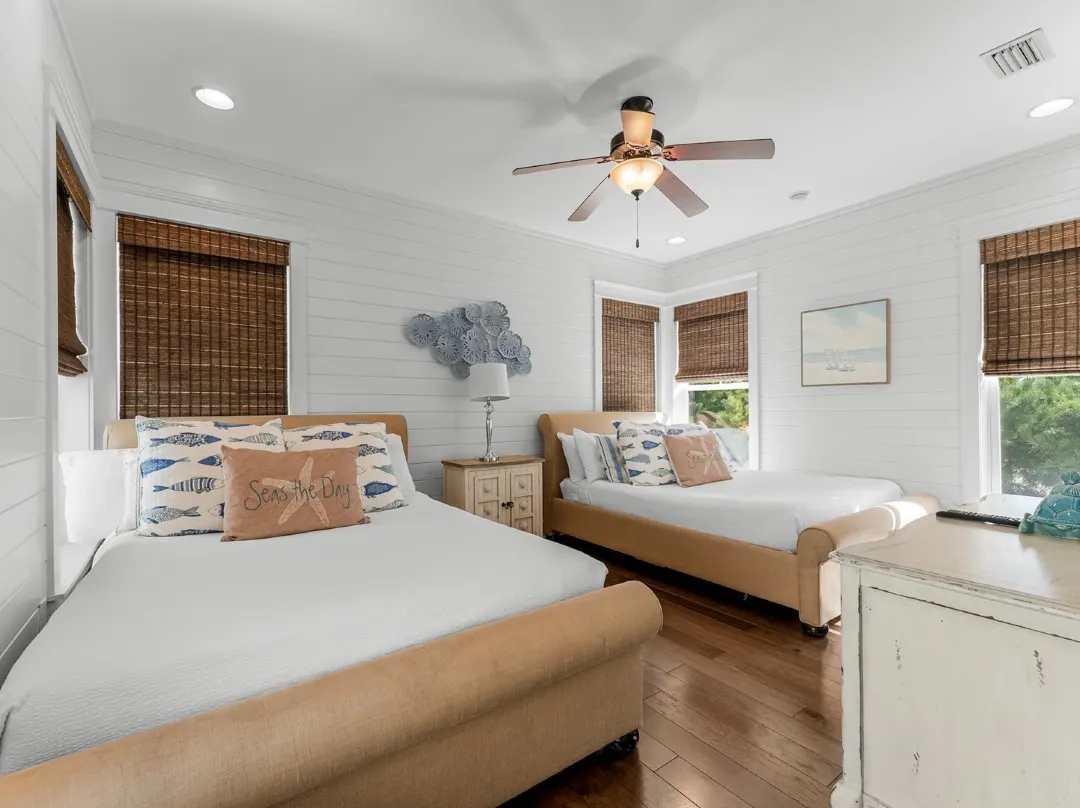 Prominence Flip Flop Inn - Alys Beach, FL
