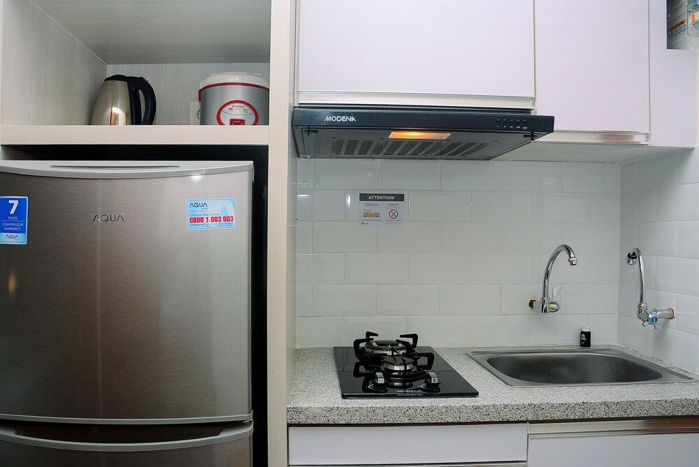 Comfy With Modern Style 1br Grand Kamala Lagoon Apartment - Bekasi