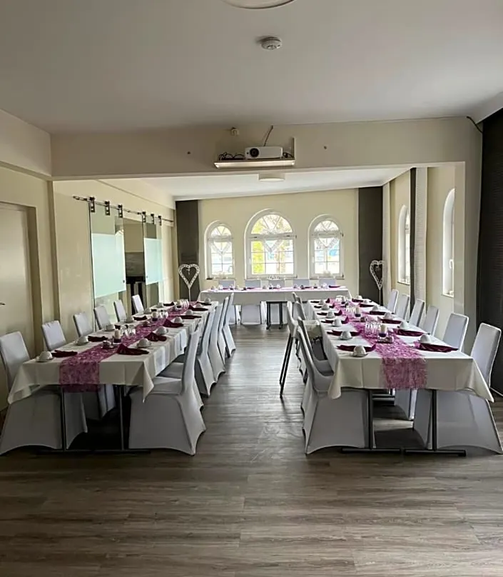 Hotel Und Restaurant Kranichsberg - Brandenburg