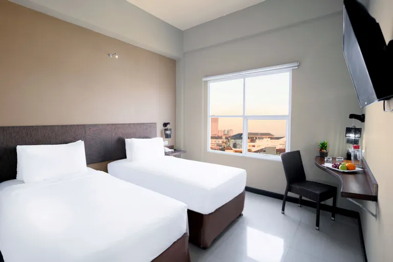 Tree Hotel Panakkukang Makassar By Life - Makassar