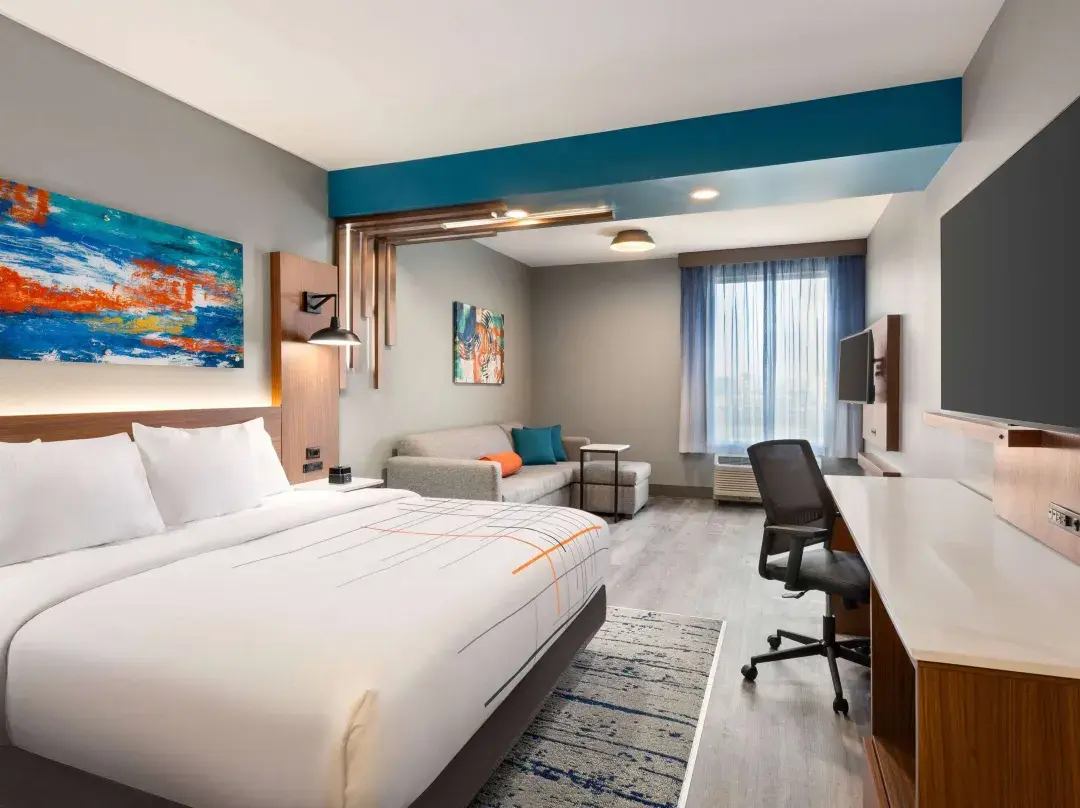 La Quinta Inn & Suites By Wyndham Mount Laurel / Moorestown - Bucks County, PA