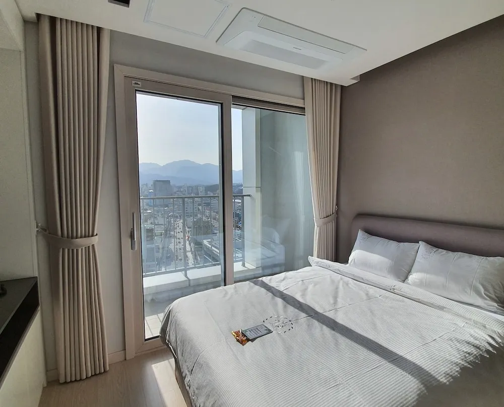 World State Hotel Sokcho - 조양동