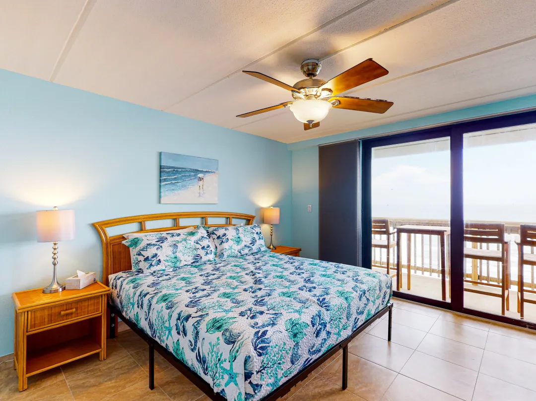 Gulf Views, Beach Boardwalk And Shared Pool, Hot Tub - Corpus Christi, TX