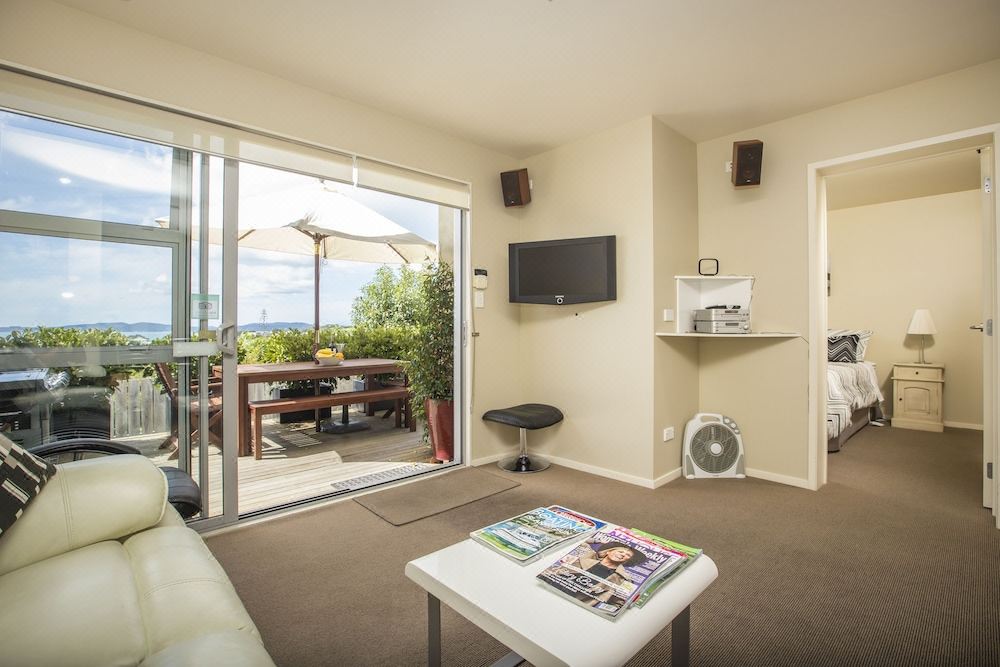 Tahi Lodge - Matakana Coast - Snells Beach