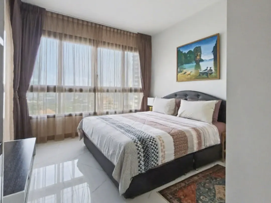 Luxury Large One Bedroom Seaview Serviced Apartment At Wongamat, Pattaya - Pattaya