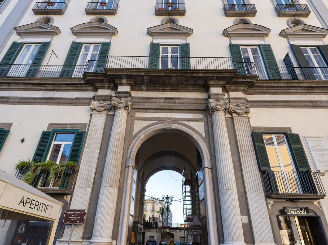 Agra Suites - Naples, Italie
