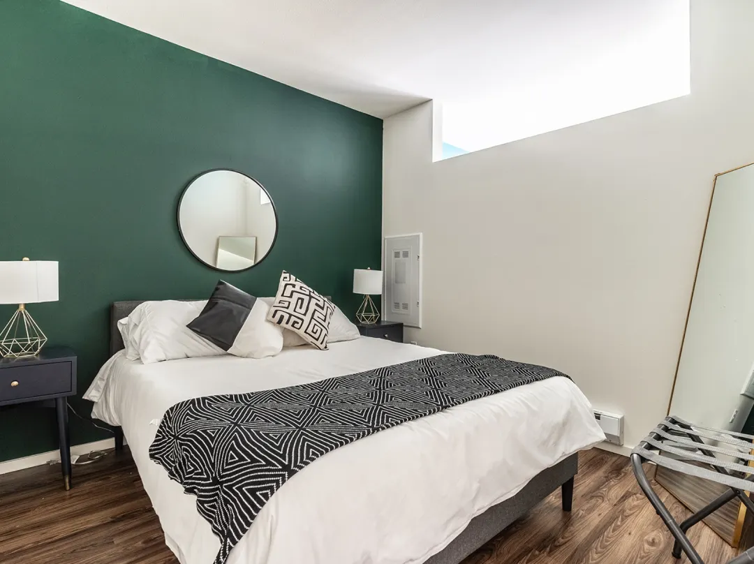 Rooftop Deck And Gourmet Kitchen - Luxurious Urban Retreat - Seattle