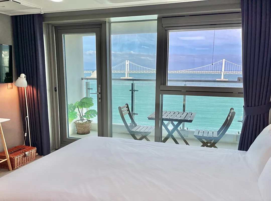 [The First Hyoi Stay] - Busan