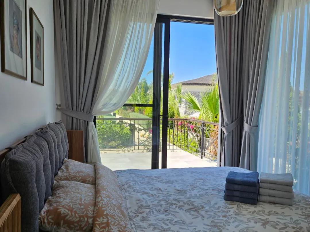 Serene Three-bedroom Retreat In Unforgettable Setting - Girne