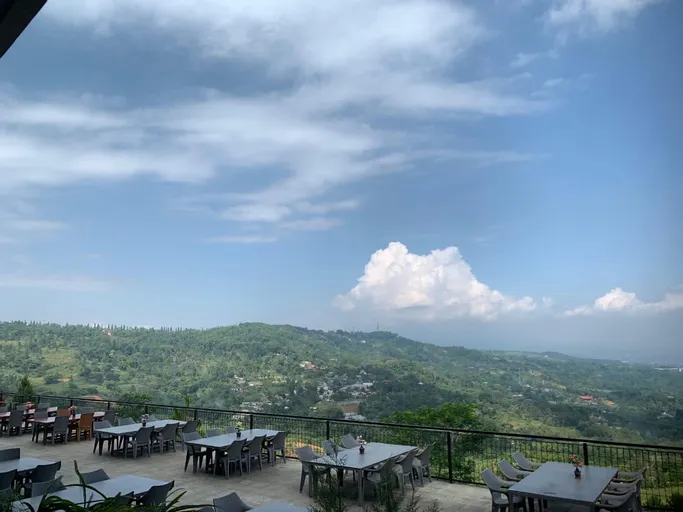 Wooly Hotel & Glamping - Bogor