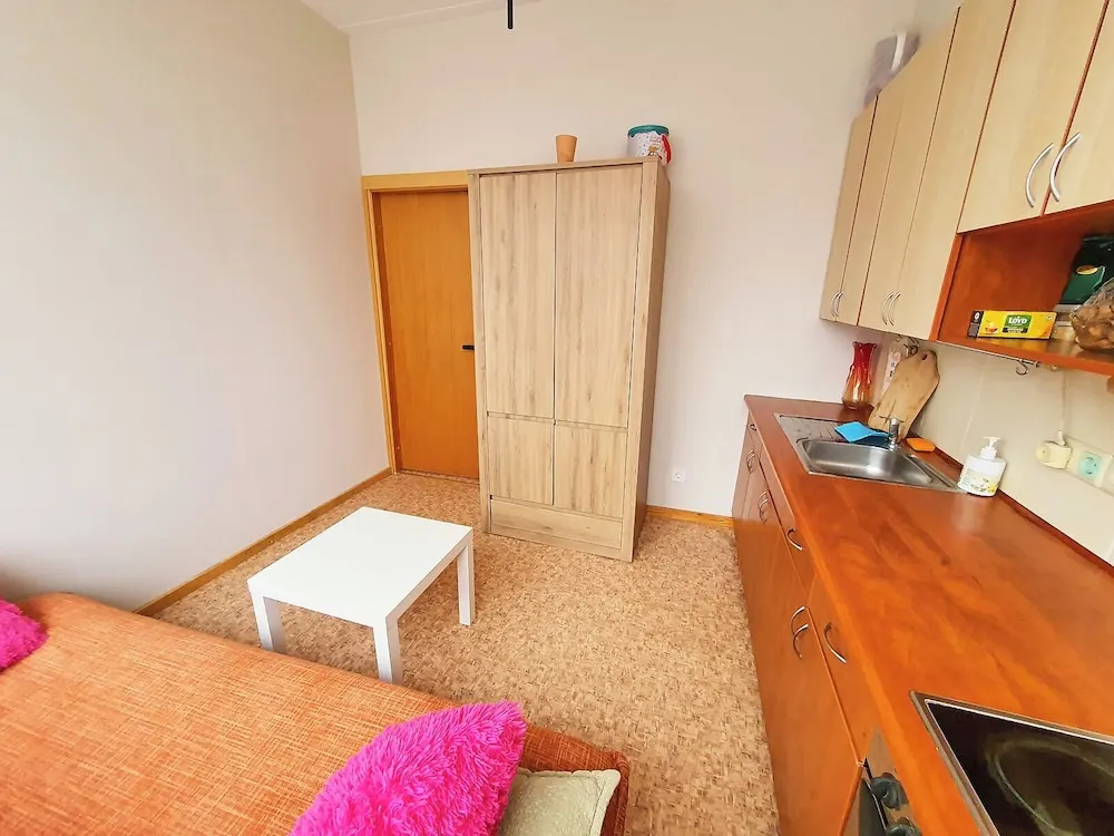 Tokyo Vibes - Hostel With More Privacy, Self Check-in - Vilnius