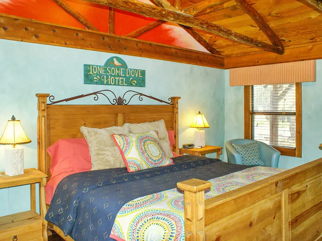 Charming Cabin With Hot Tub And Waterfalls - Serene Country Retreat - 峽谷湖