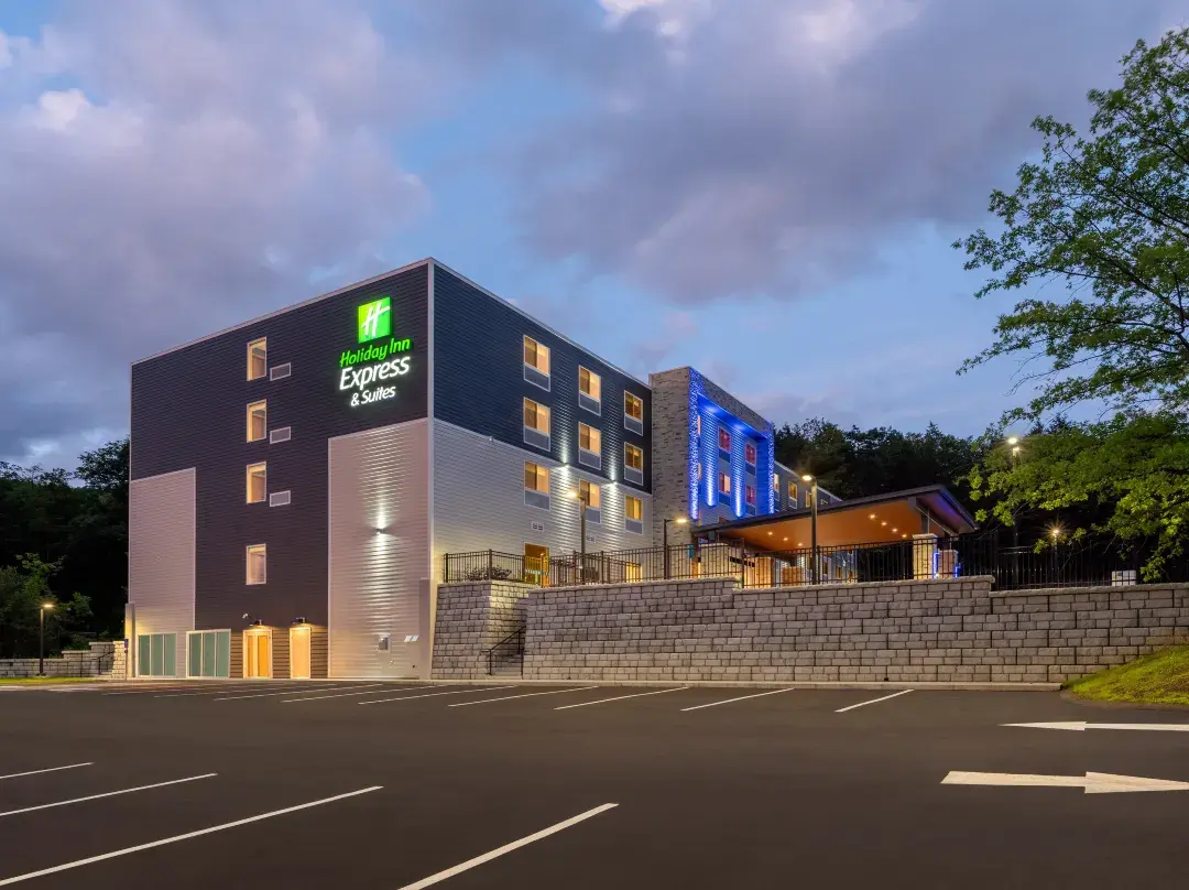 Holiday Inn Express & Suites Pittsfield-lenox-berkshires By Ihg - Pittsfield, MA