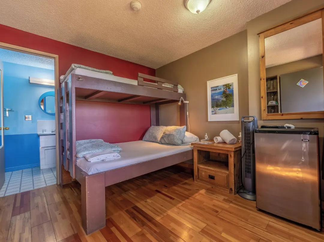 The Raging Elk Adventure Lodging - Fernie
