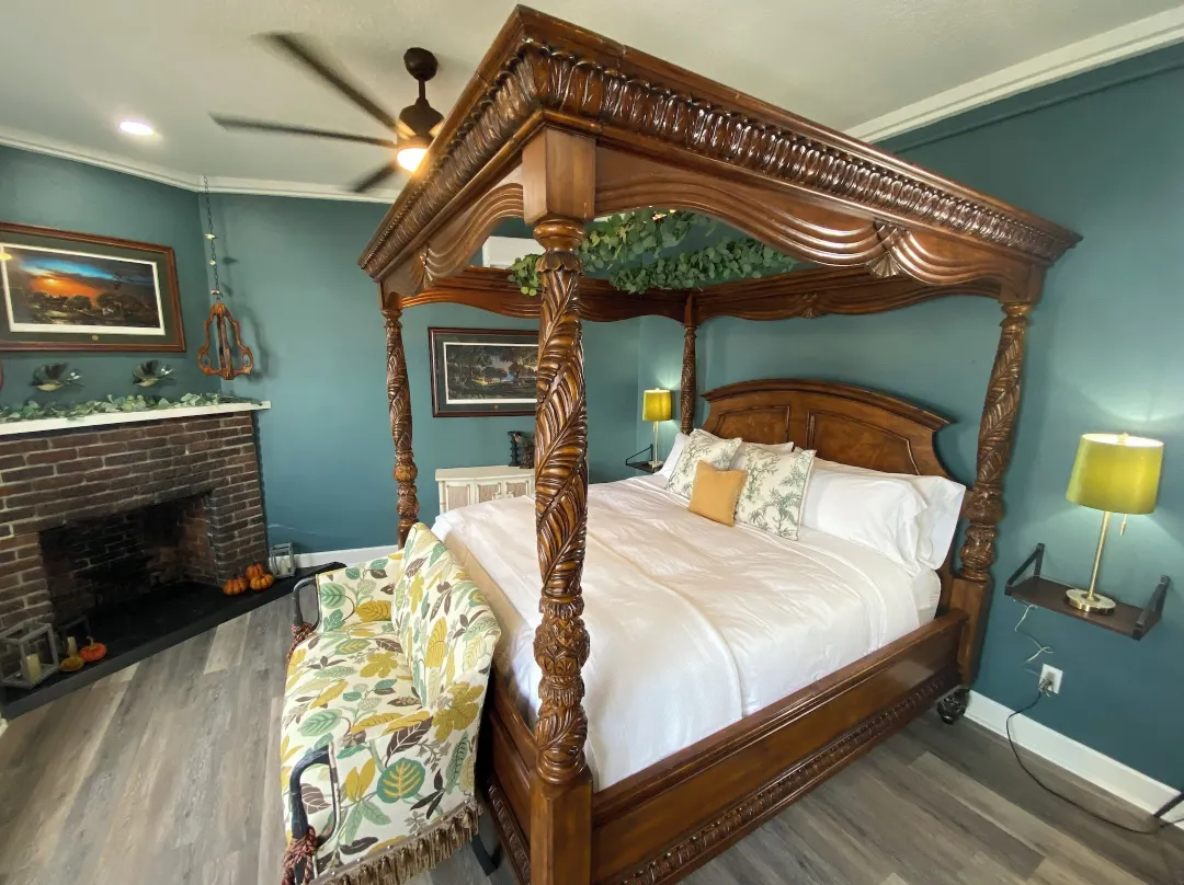 The Roanoke Hotel - Sebring, FL