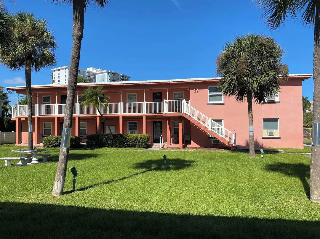 Rolo Beach Hotel - Coral Springs, FL
